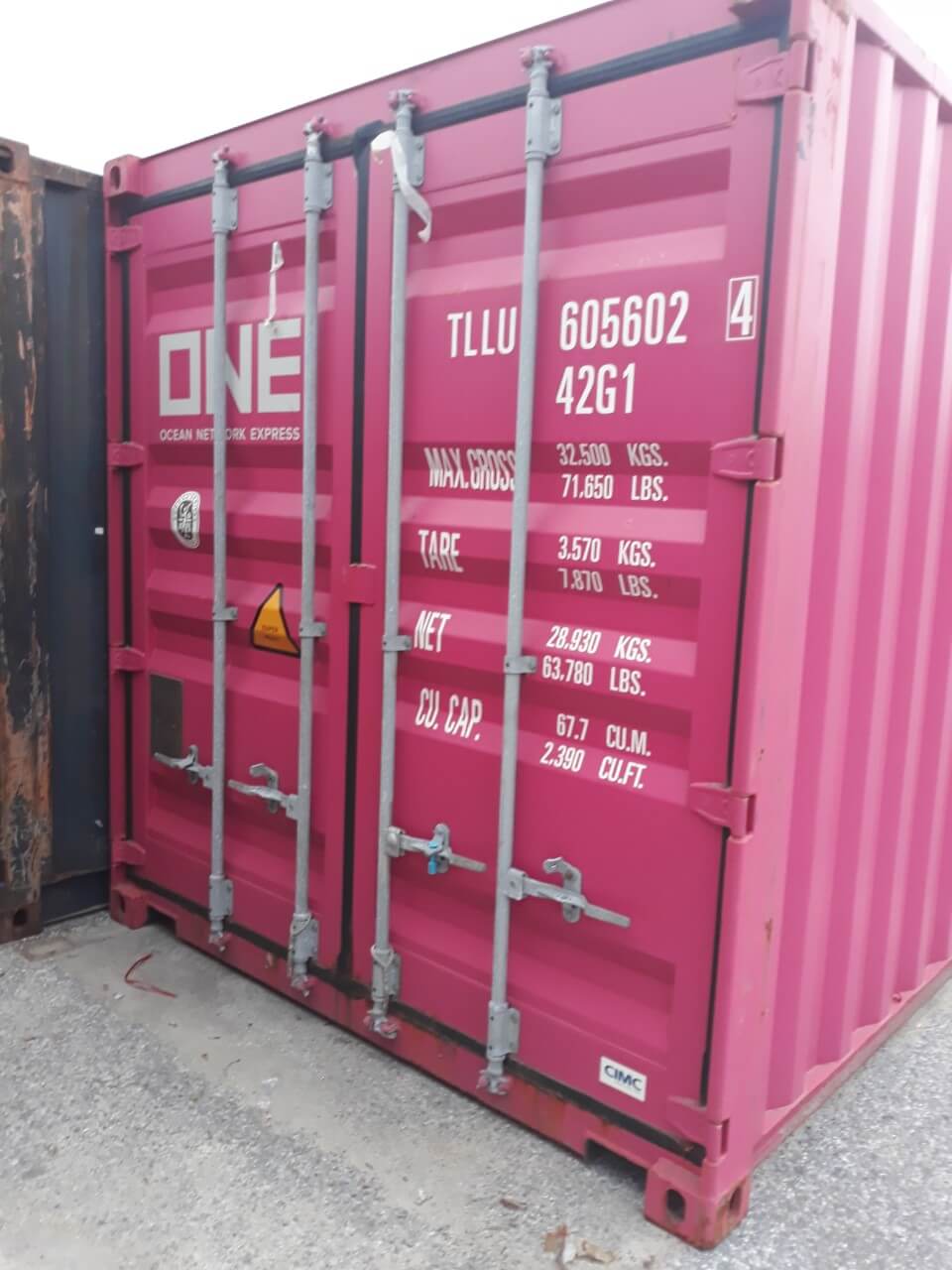 Dịch vụ lắp đặt container treo hàng may mặc – GOH | Luxury Container